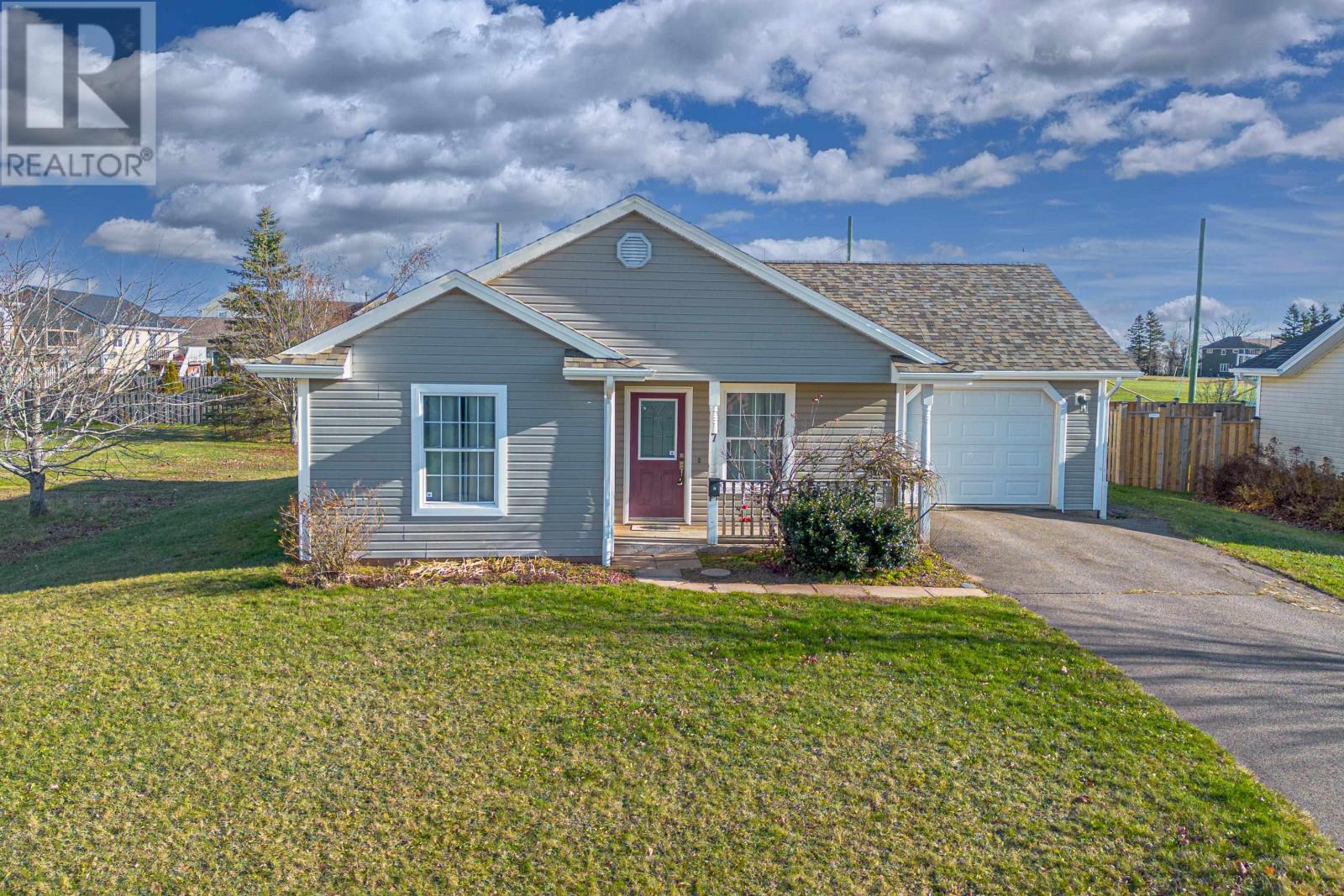 7 Parkway Drive, Charlottetown, Prince Edward Island C1E 2M3 (29131001 ...